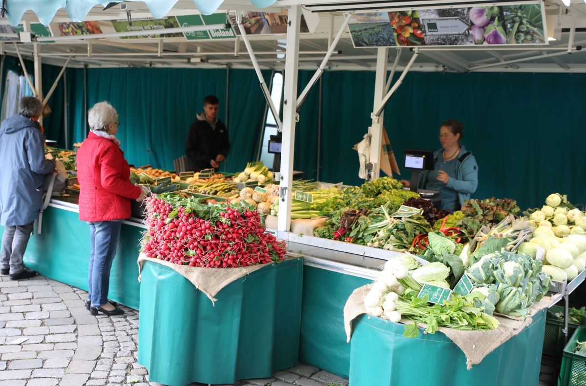 Der Leeraner Wochenmarkt – Öffnungszeiten, Angebot & Tipps für Ihren Besuch - LeserEcho Leer